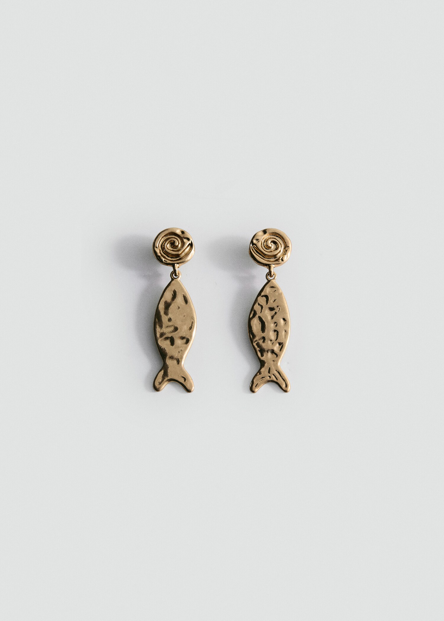 Textured fish earrings - Women | MANGO USA