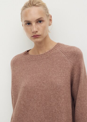 Round-neck knitted sweater - Women | MANGO India
