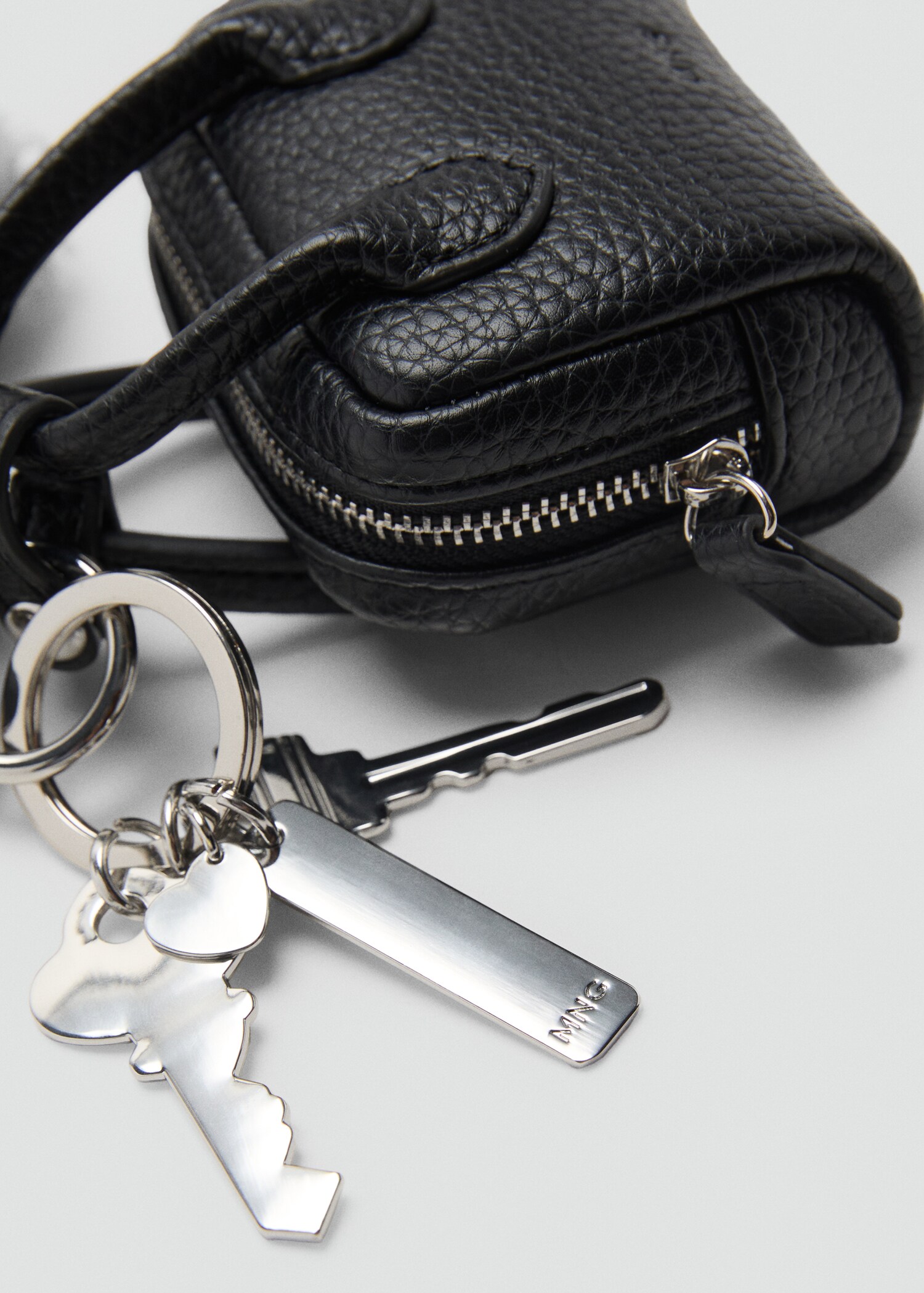 Multi-charm bear handbag keyring - Women | MANGO Taiwan area