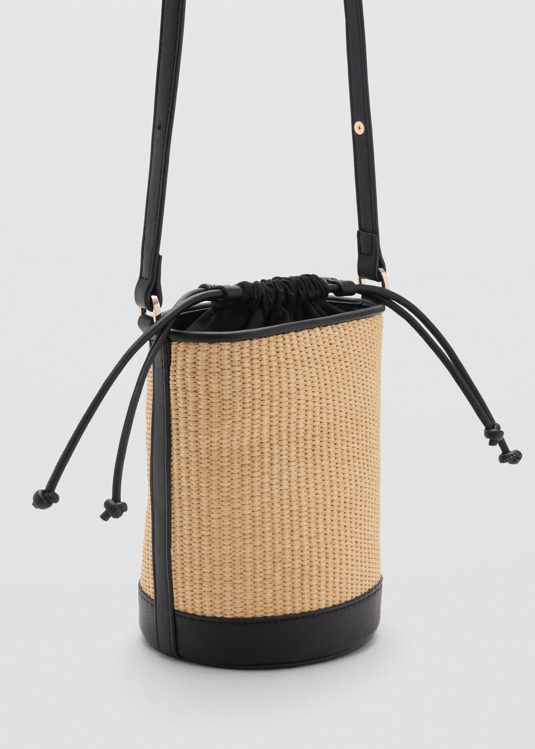 Small raffia bucket bag - Women | MANGO United Kingdom