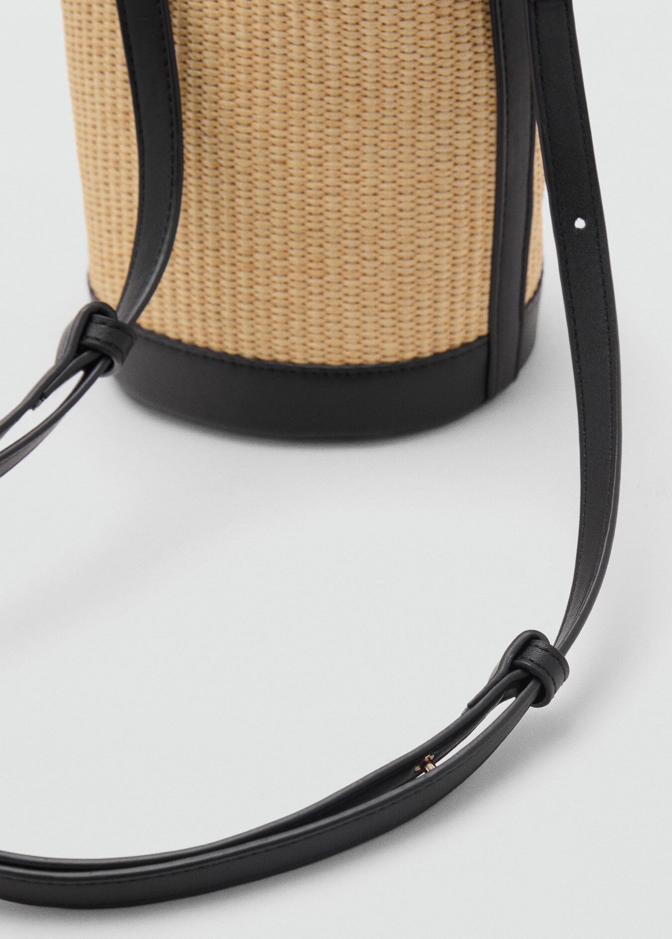 Small raffia bucket bag - Women | MANGO Canada