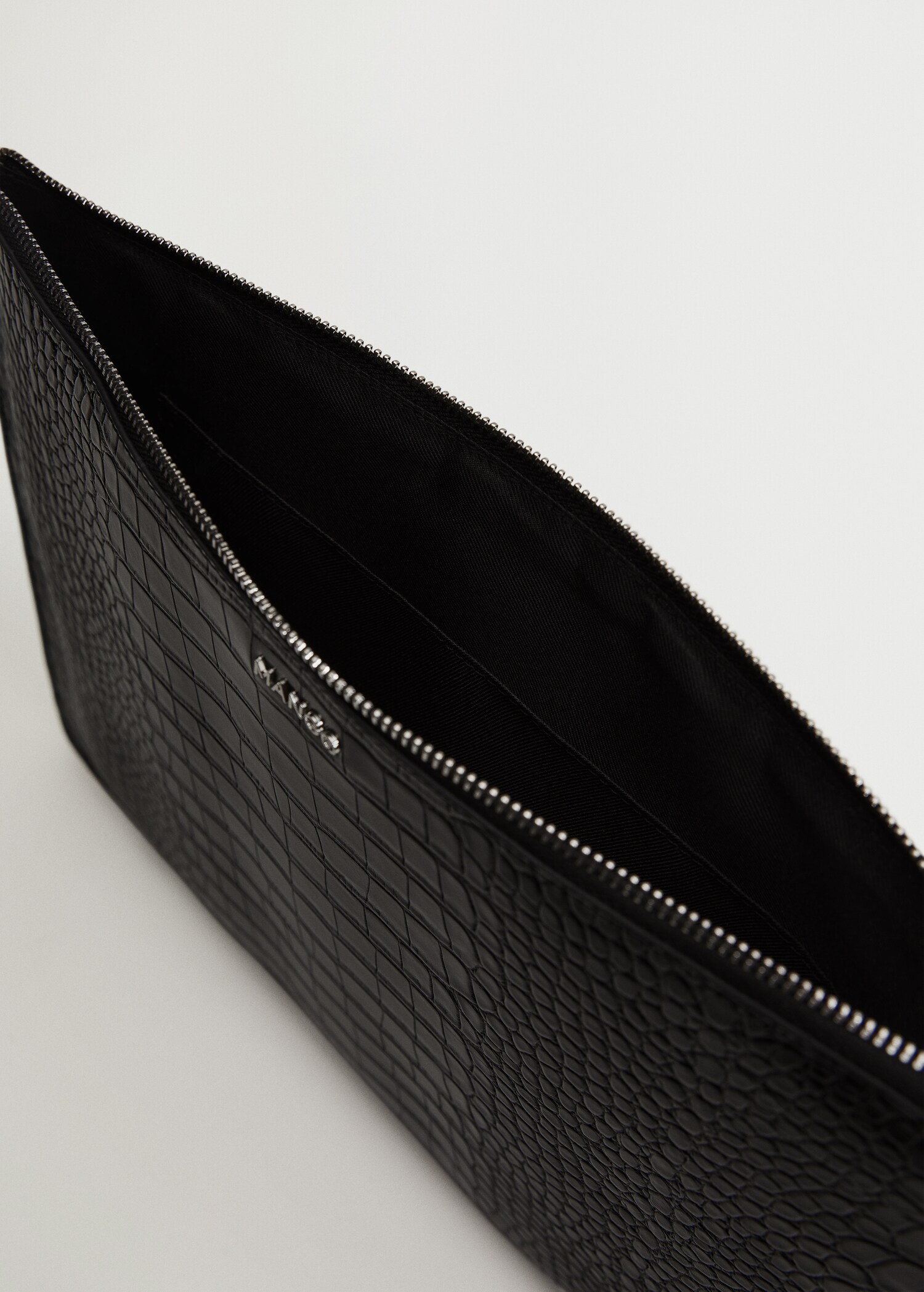 Croc-effect laptop case - Women | MANGO Vietnam