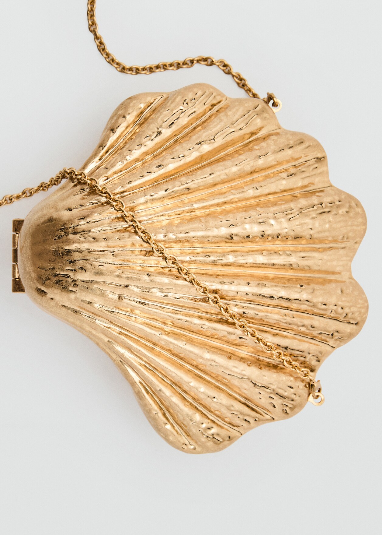 Shell design clutch bag - Women | MANGO USA