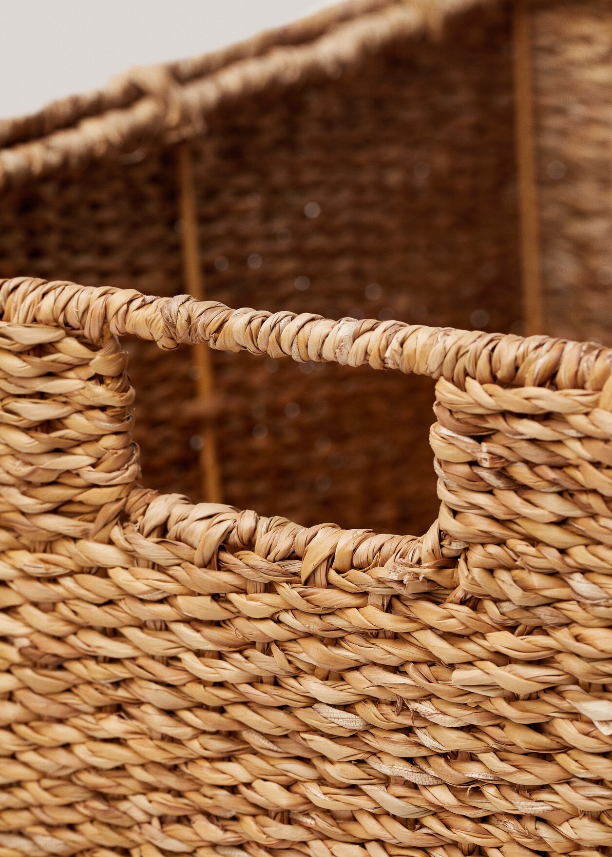 Small braided basket with handles - Home | MANGO USA