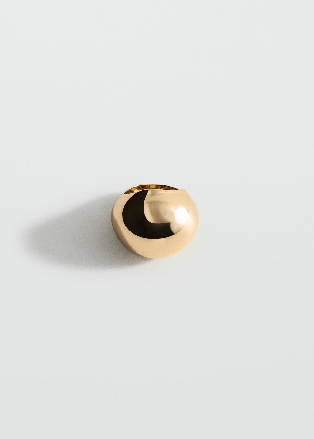 Metallic volume ring - Women | MANGO Kuwait