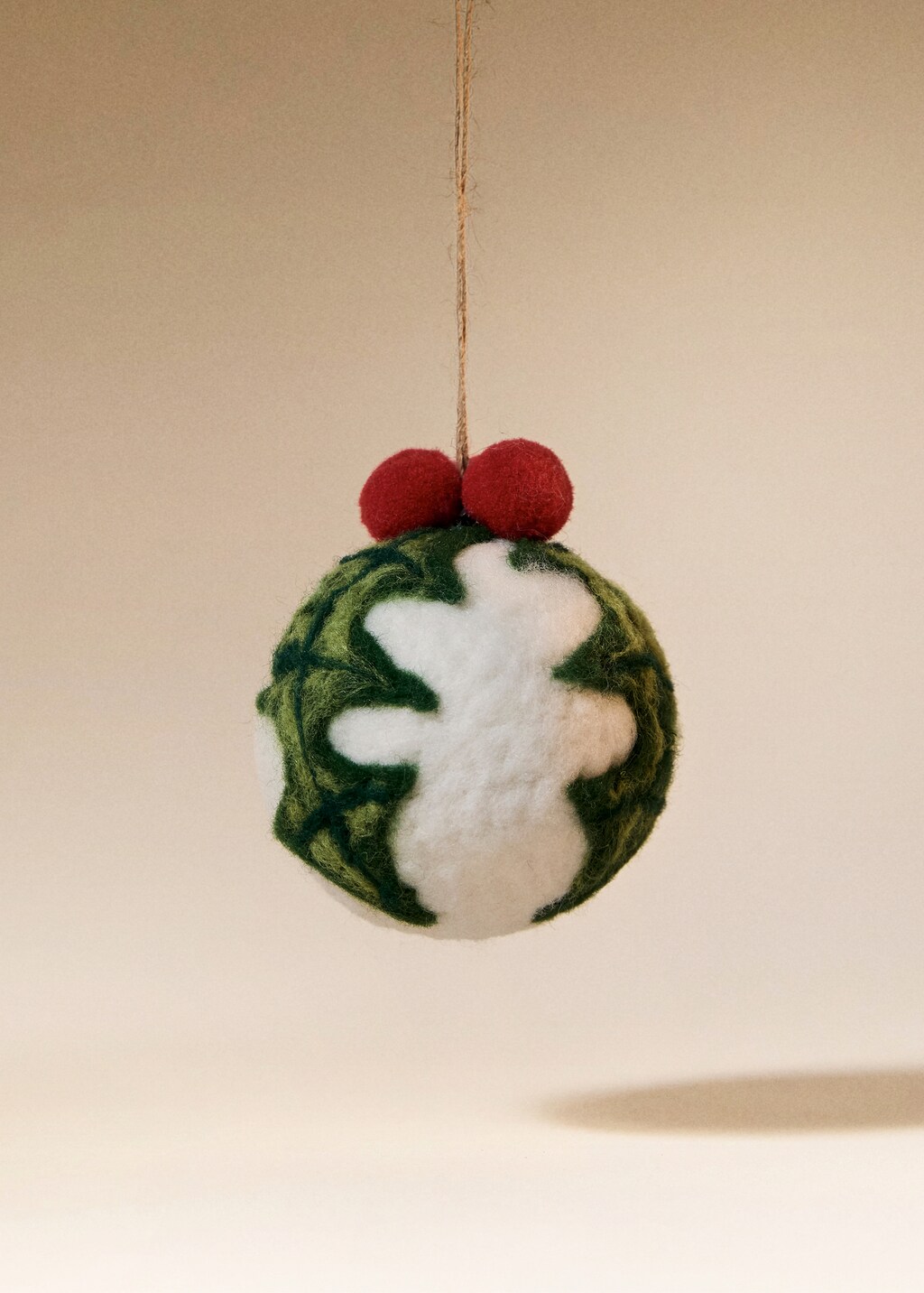 Felt tree decorations - Home | MANGO USA