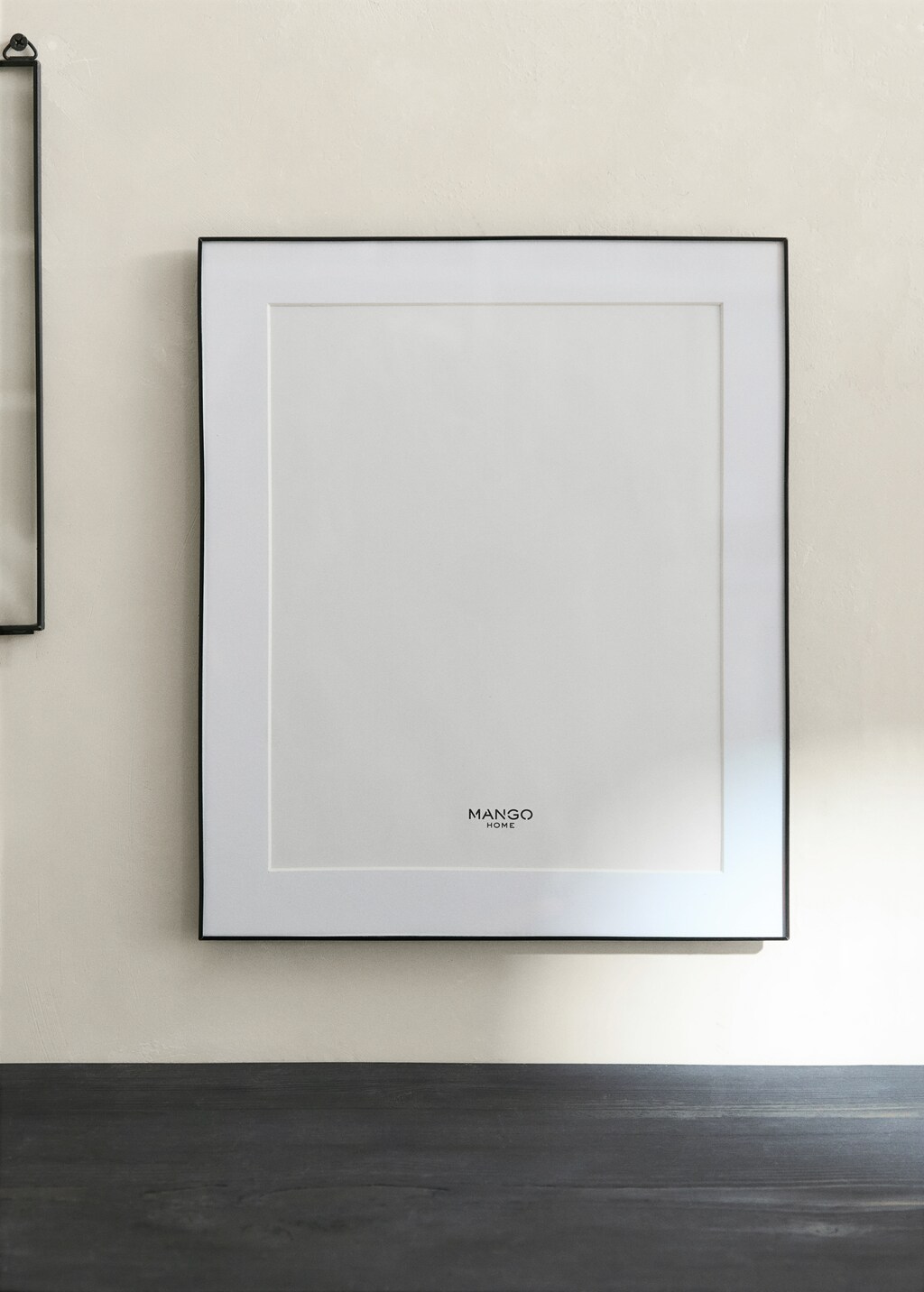Marco perfil metalizado grande - Home | MANGO España (Península y Baleares)