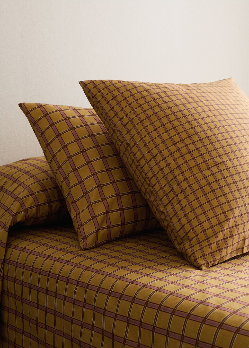 Percale cotton pillowcase with checked print 50x75 cm - Home | MANGO USA