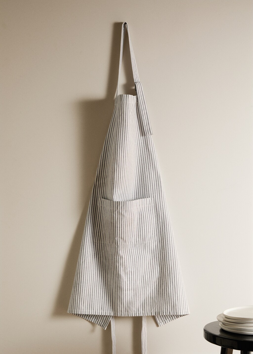 Striped cotton apron - Home | MANGO United Kingdom