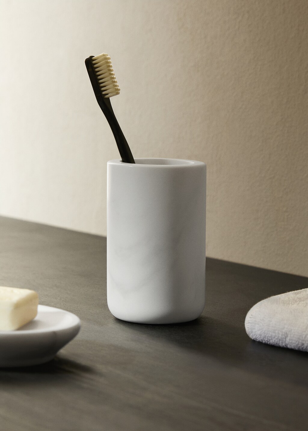 Gobelet salle de bain marbre uni - Home | MANGO France métropolitaine