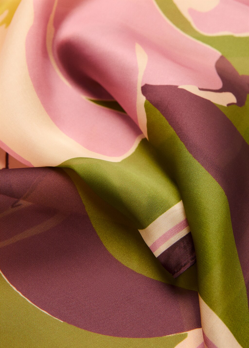 Floral print scarf - Women | MANGO China