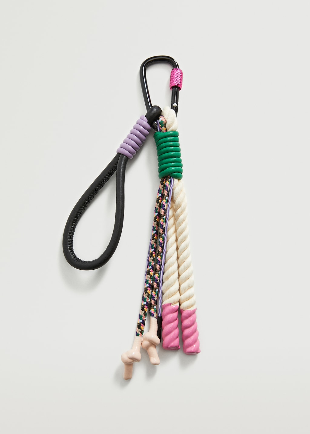 Carabiner keychain with knot - Women | MANGO Georgia
