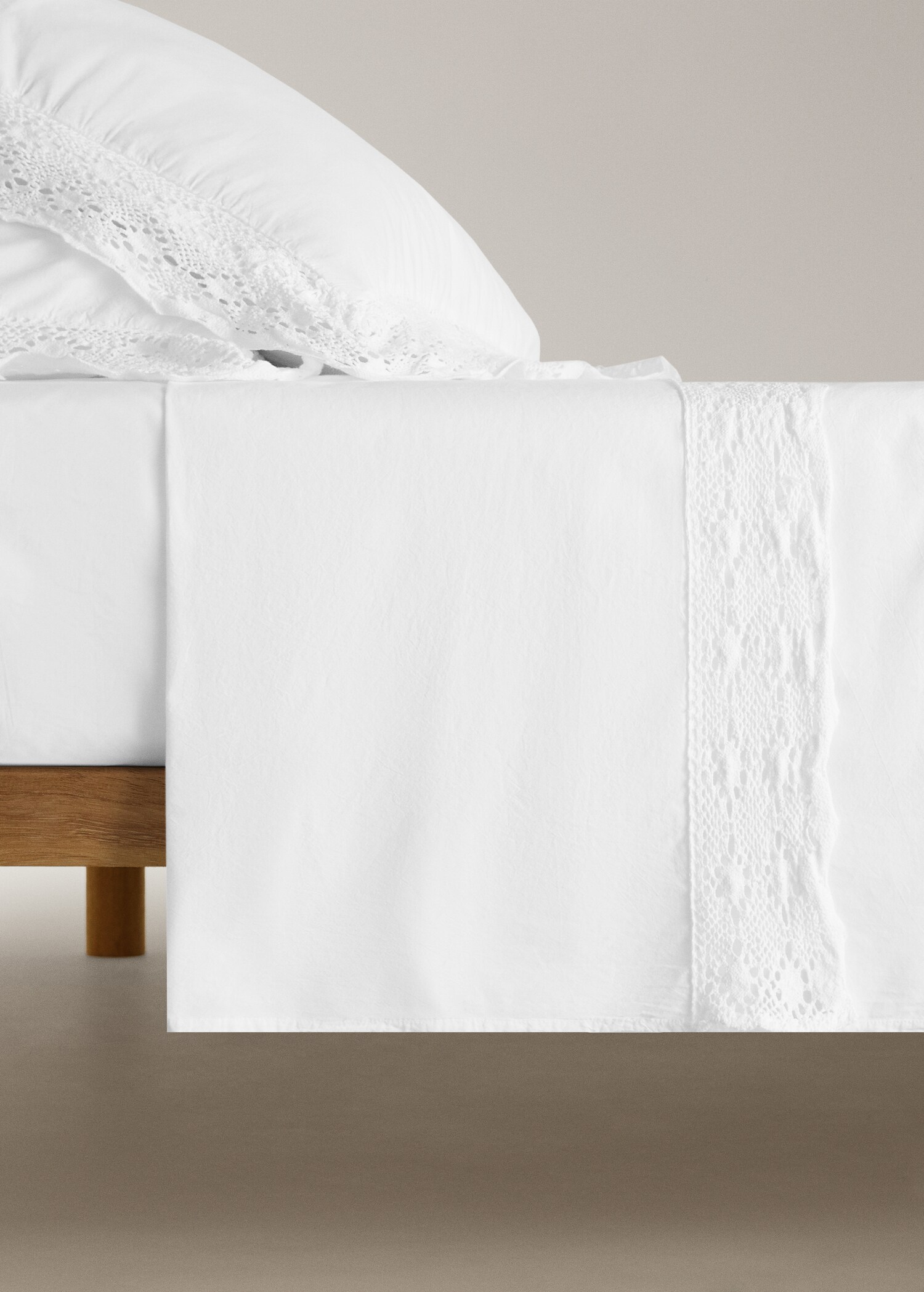Top sheet cotton garment-dyed wide lace Bed 90 cm - Home | MANGO Hungary