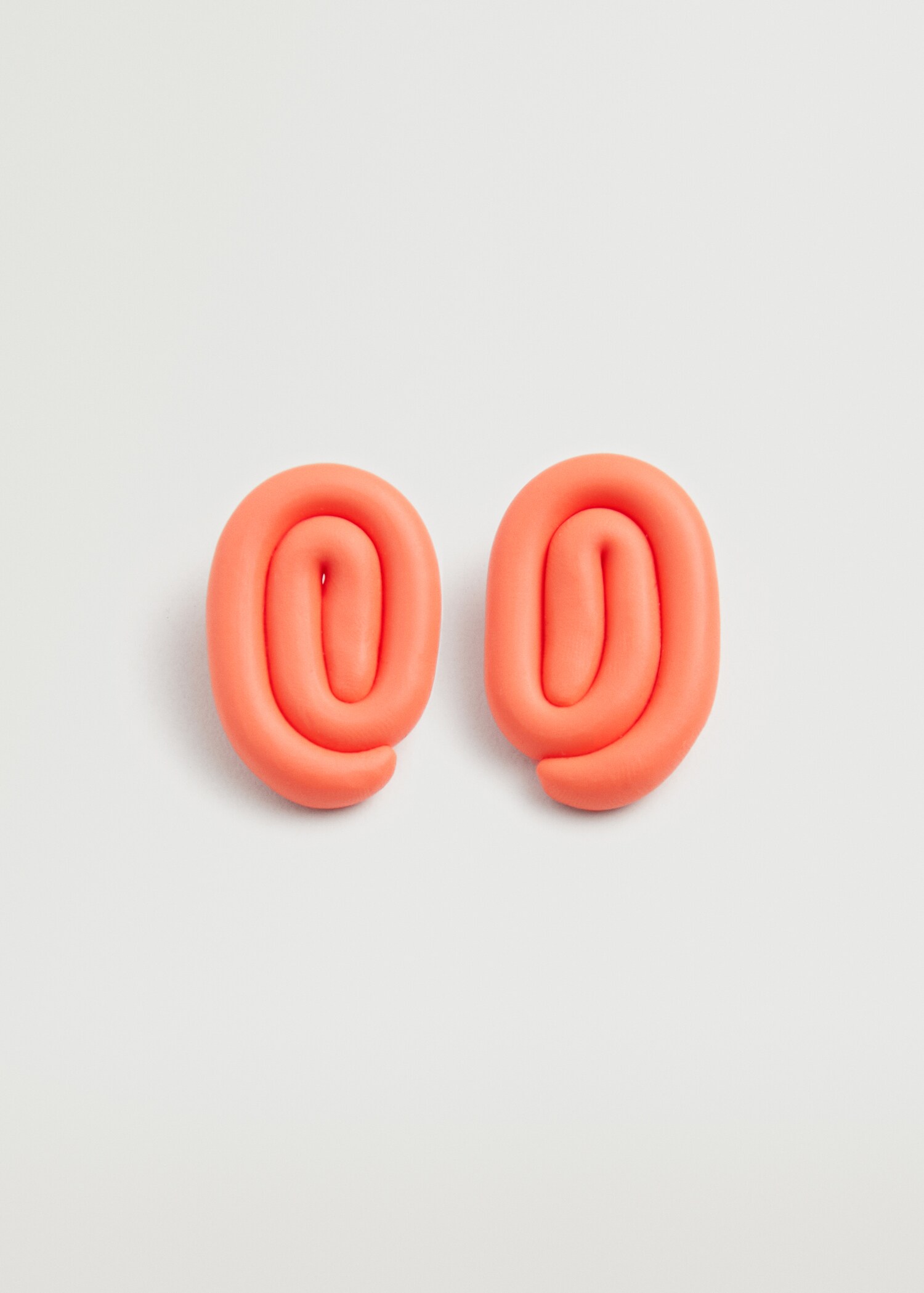 Asymmetrical clay earrings - Women | MANGO Iran