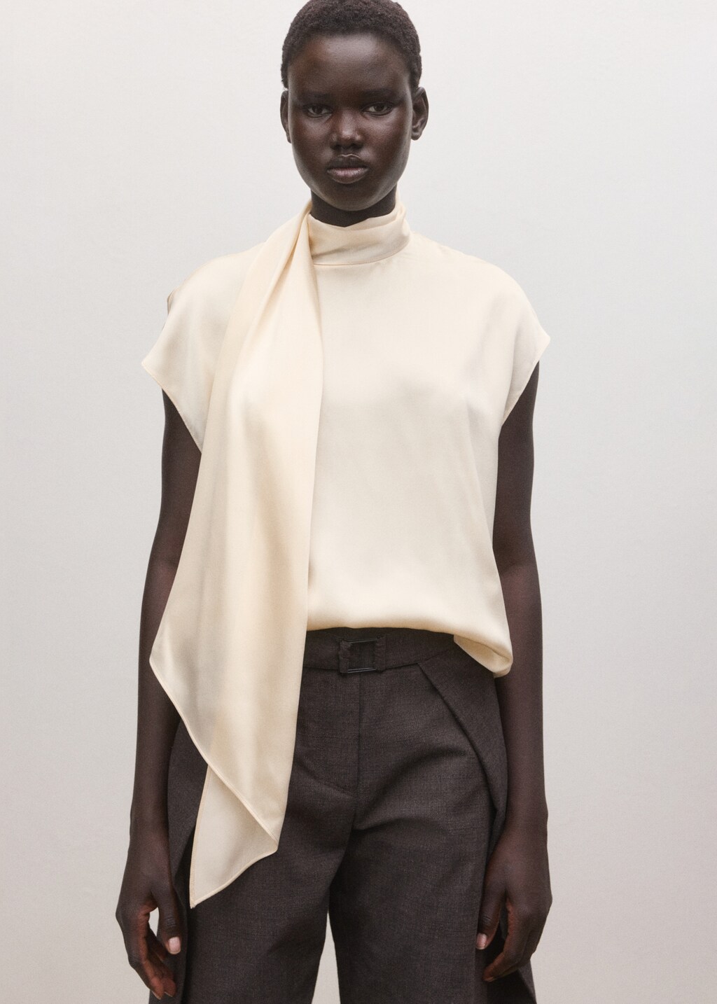 Blouse 100 % soie col avec foulard - Femme | MANGO Canada