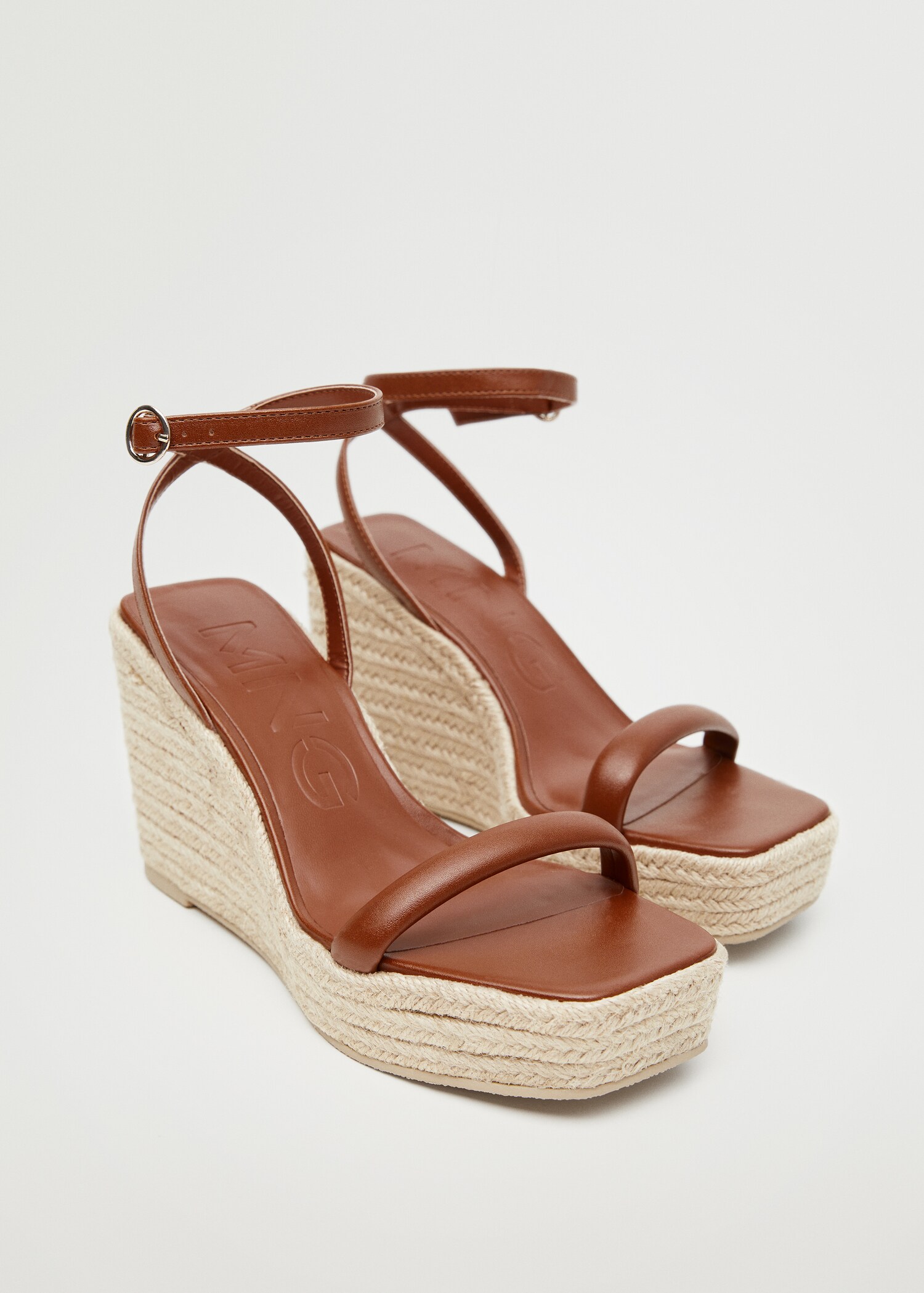 Wedge strips sandals