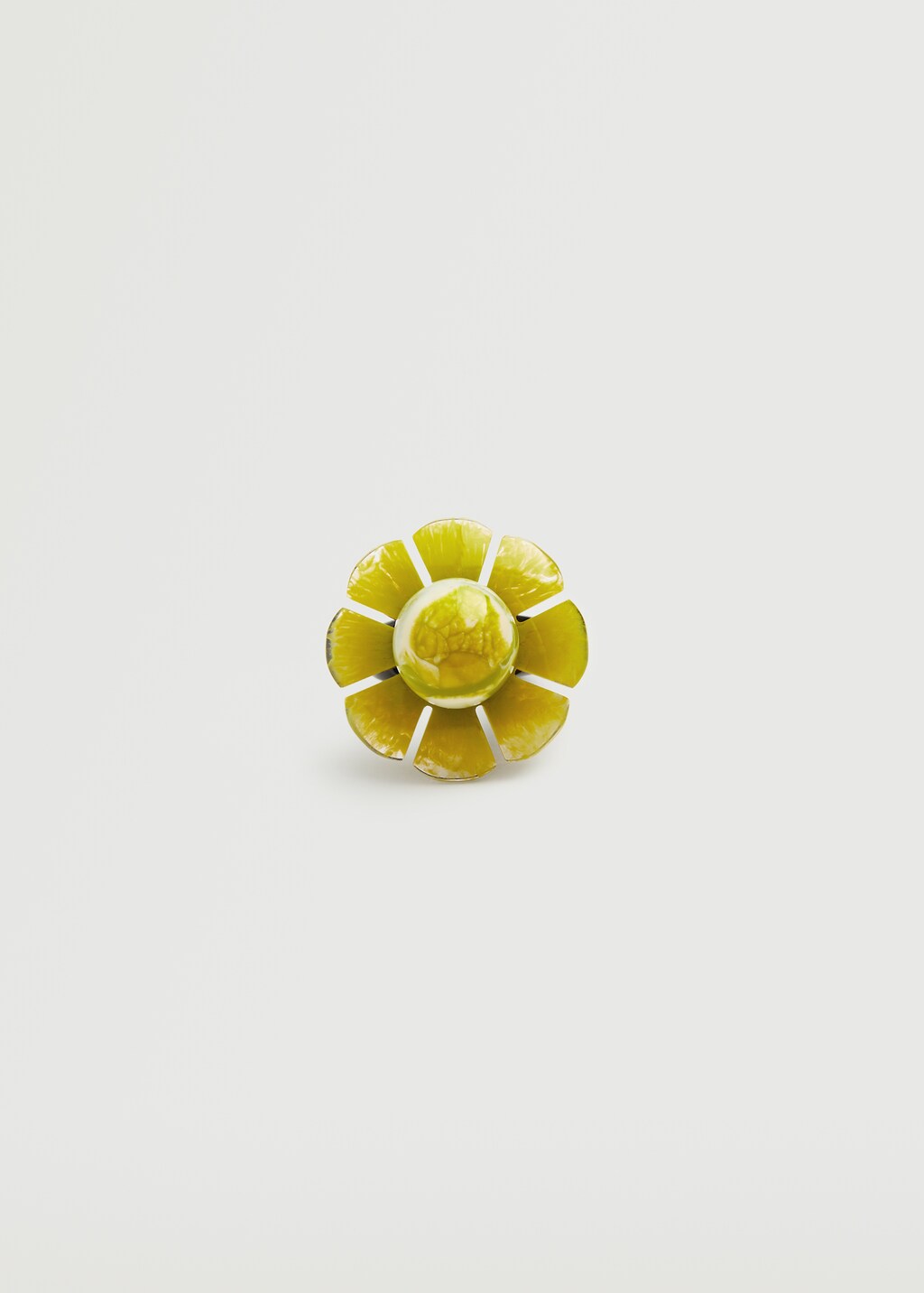 Resin flower ring - Women | MANGO Iraq