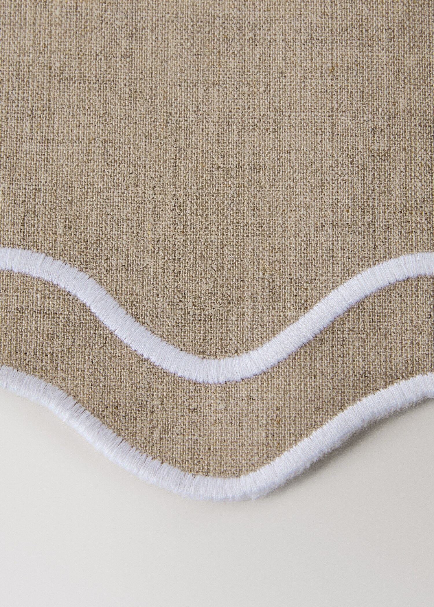 Set de table en lin enduit avec ondulations - Home | MANGO France ...