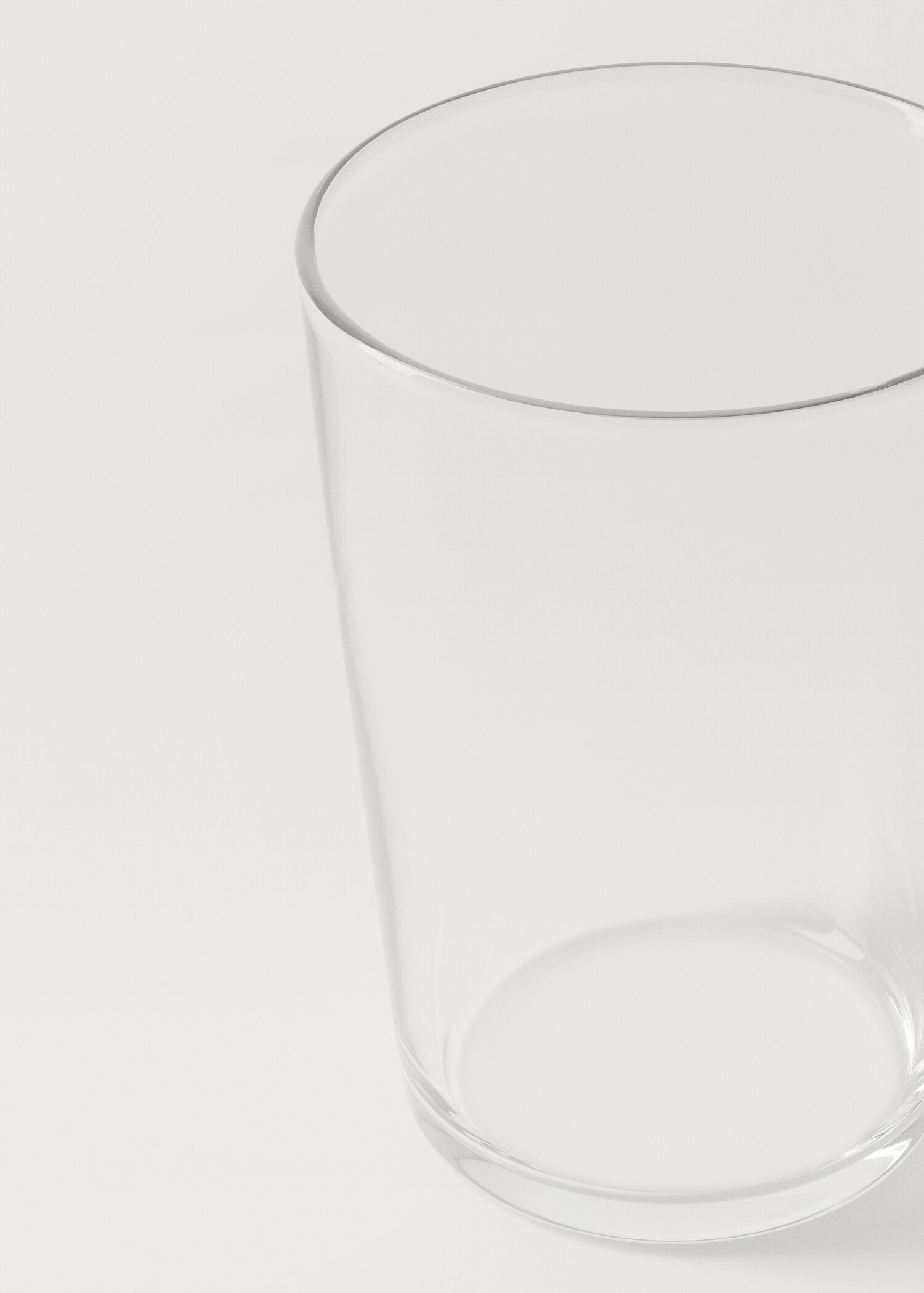 Medium glass with plain design - Home | MANGO Cyprus (Euros)