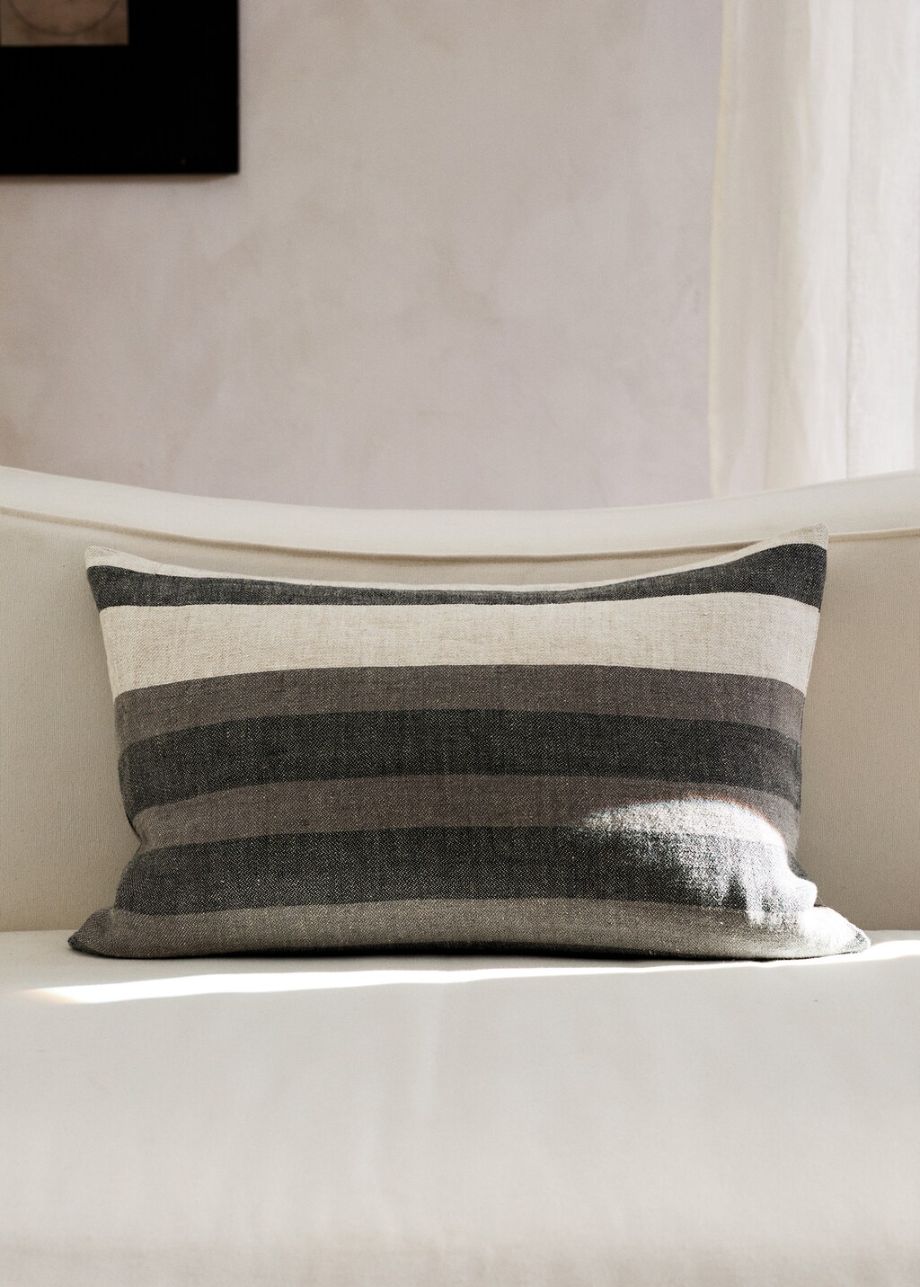 Linen striped pillow cover 40x90 cm - Home | MANGO USA
