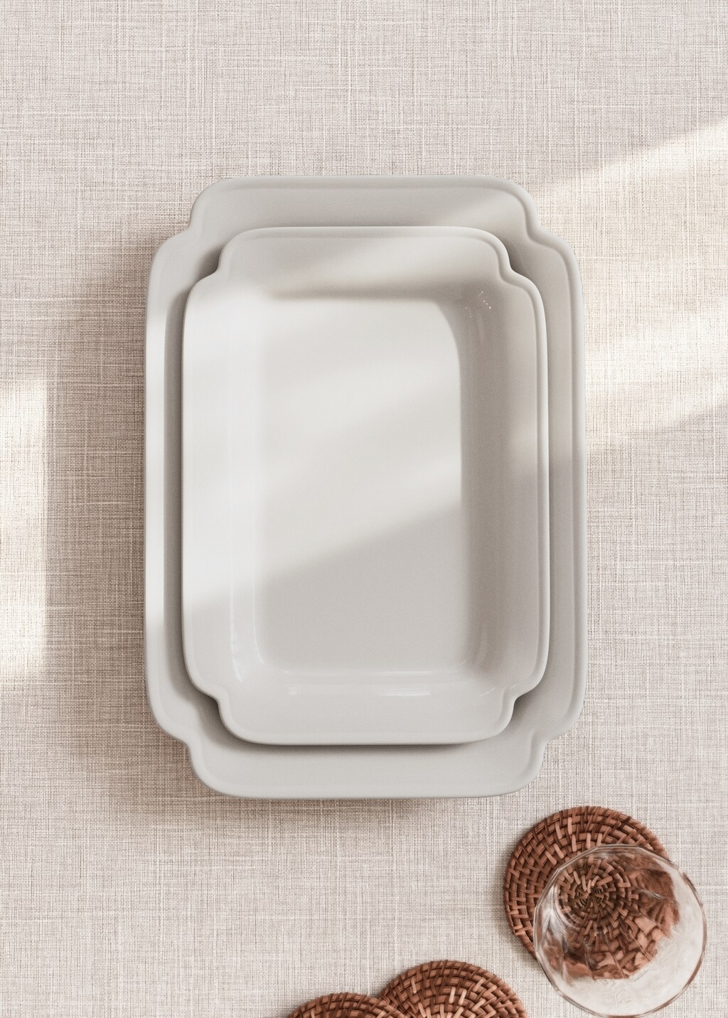 Small embossed earthenware dish - Home | MANGO Netherlands