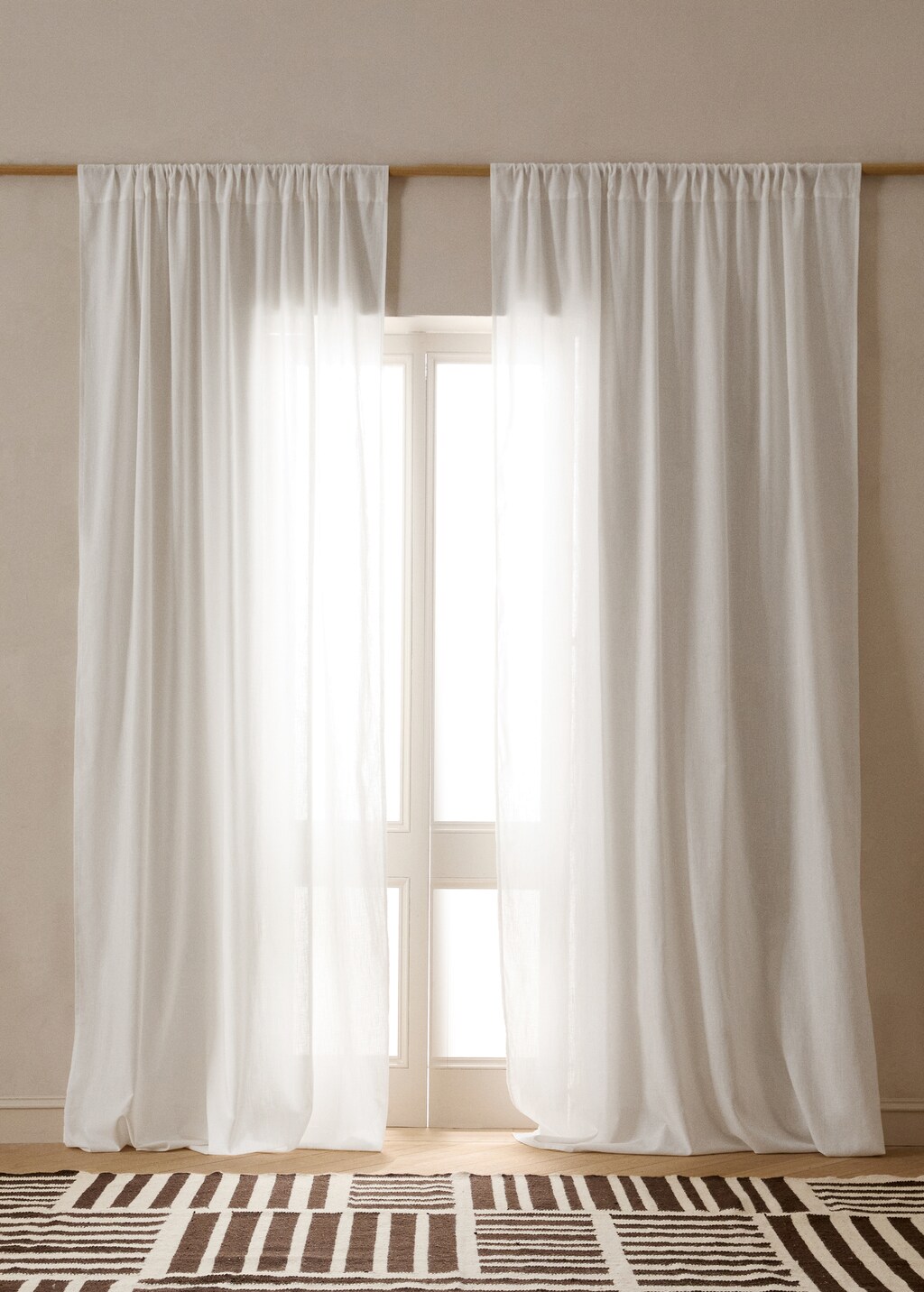 100% cotton medium-opacity curtain - Home | MANGO Sweden