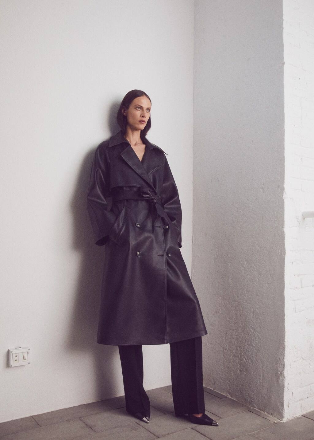 Oversize leather-effect trench coat - Women | MANGO Taiwan area Oversize leather-effect trench coat - Women | MANGO Taiwan area