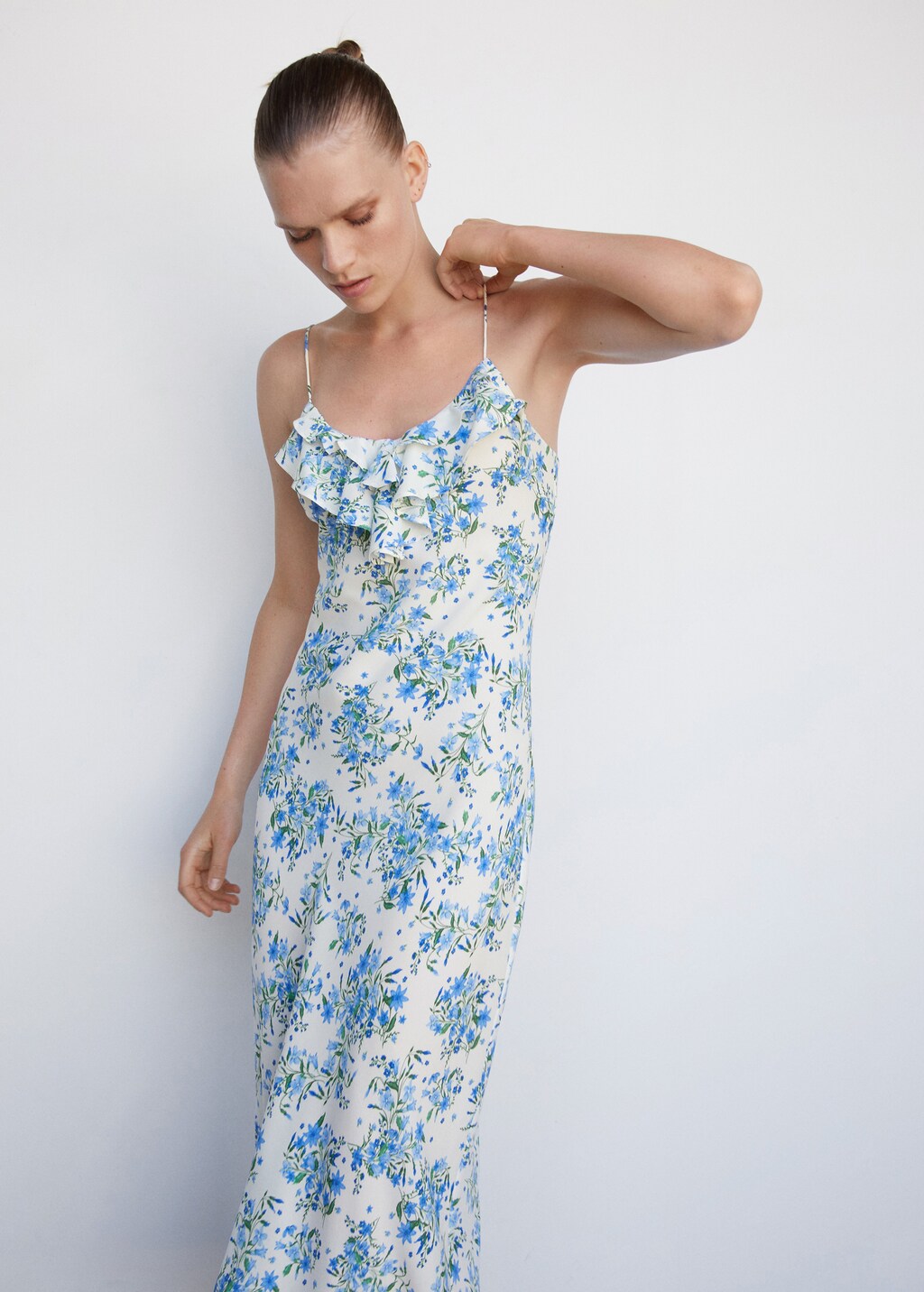 Ruffled floral dress - Women | MANGO Pakistan