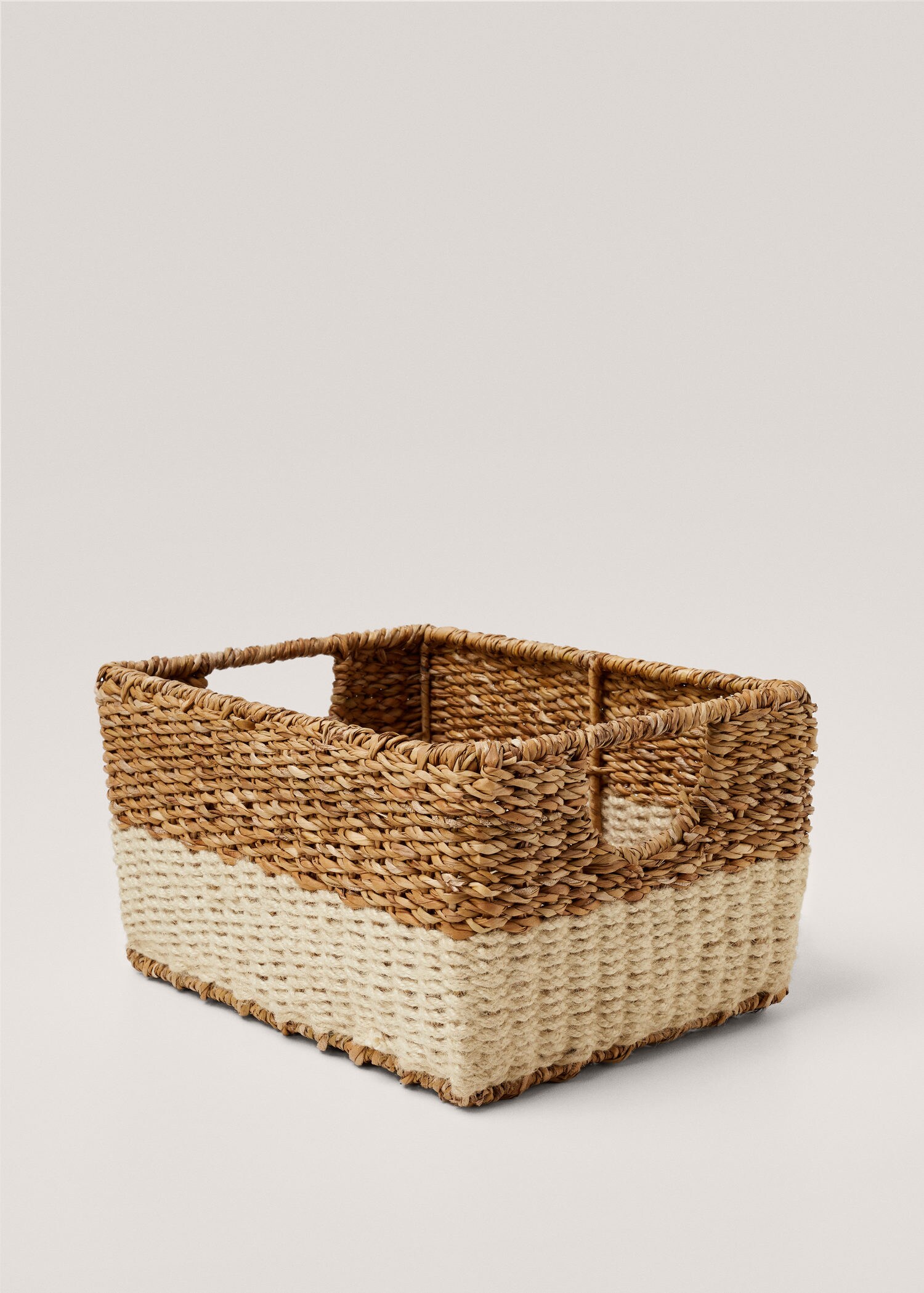 Natural fibres braided basket 33x25x18cm | MANGO