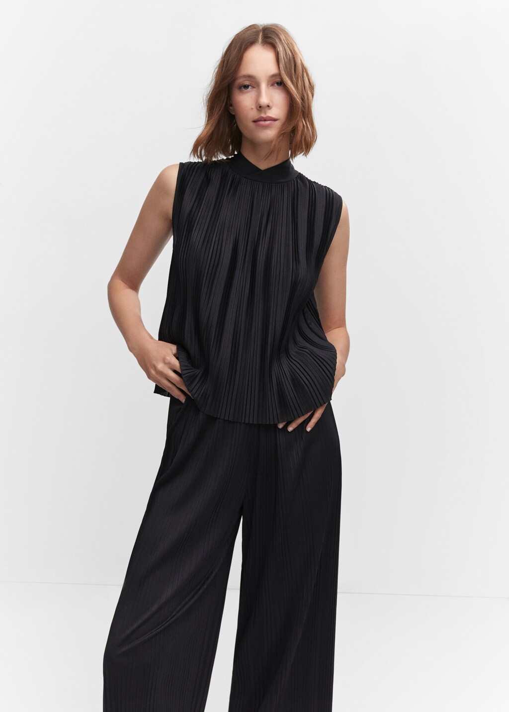 Pleated bow top