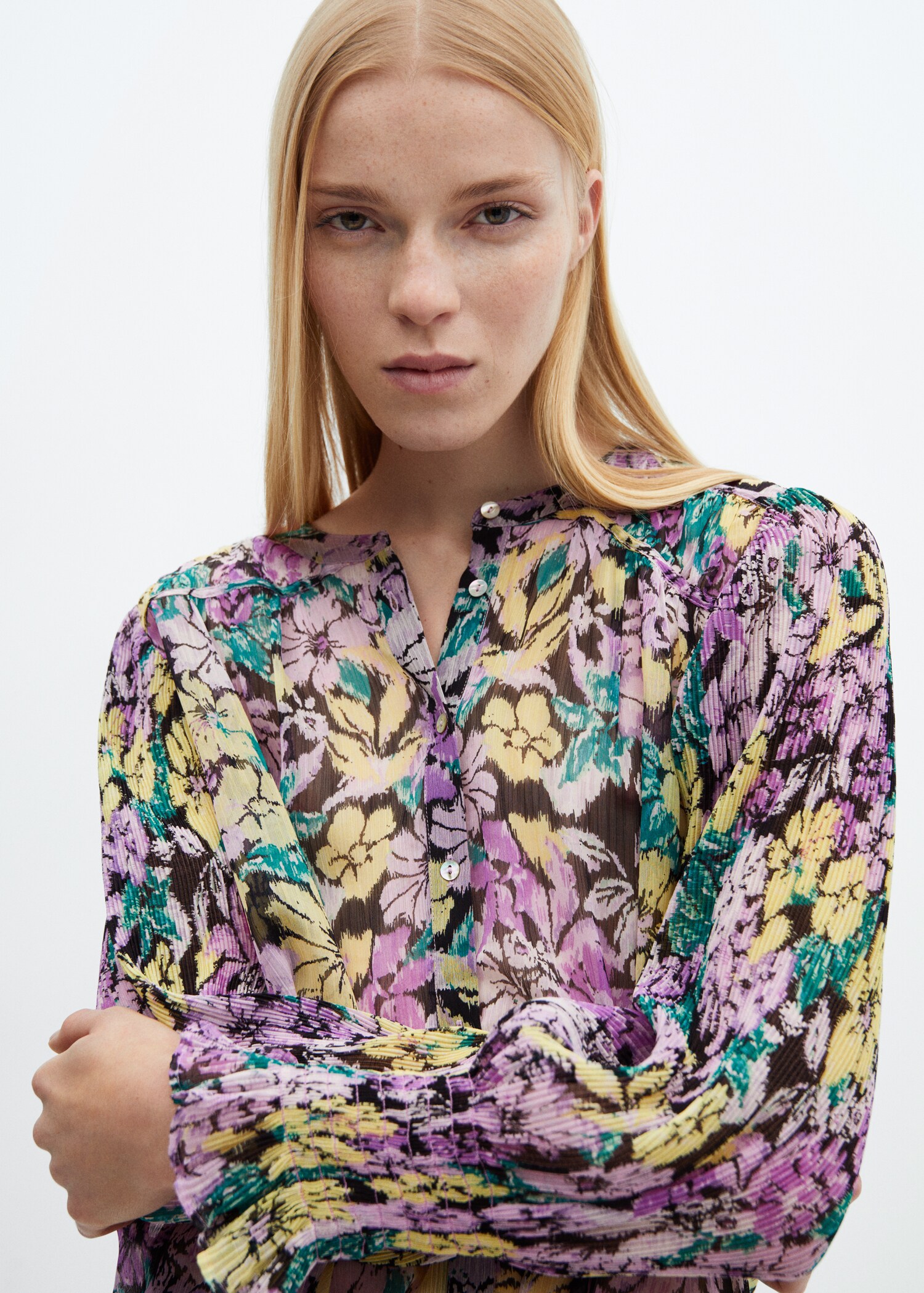 Floral textured blouse - Woman | MANGO USA