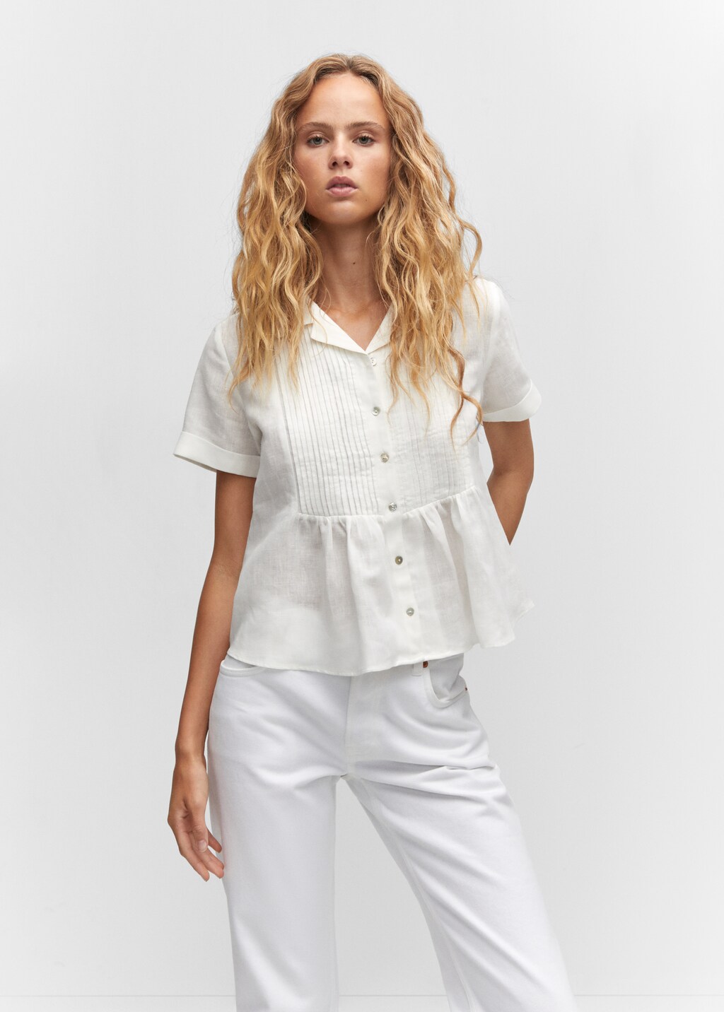 Pleated linen shirt