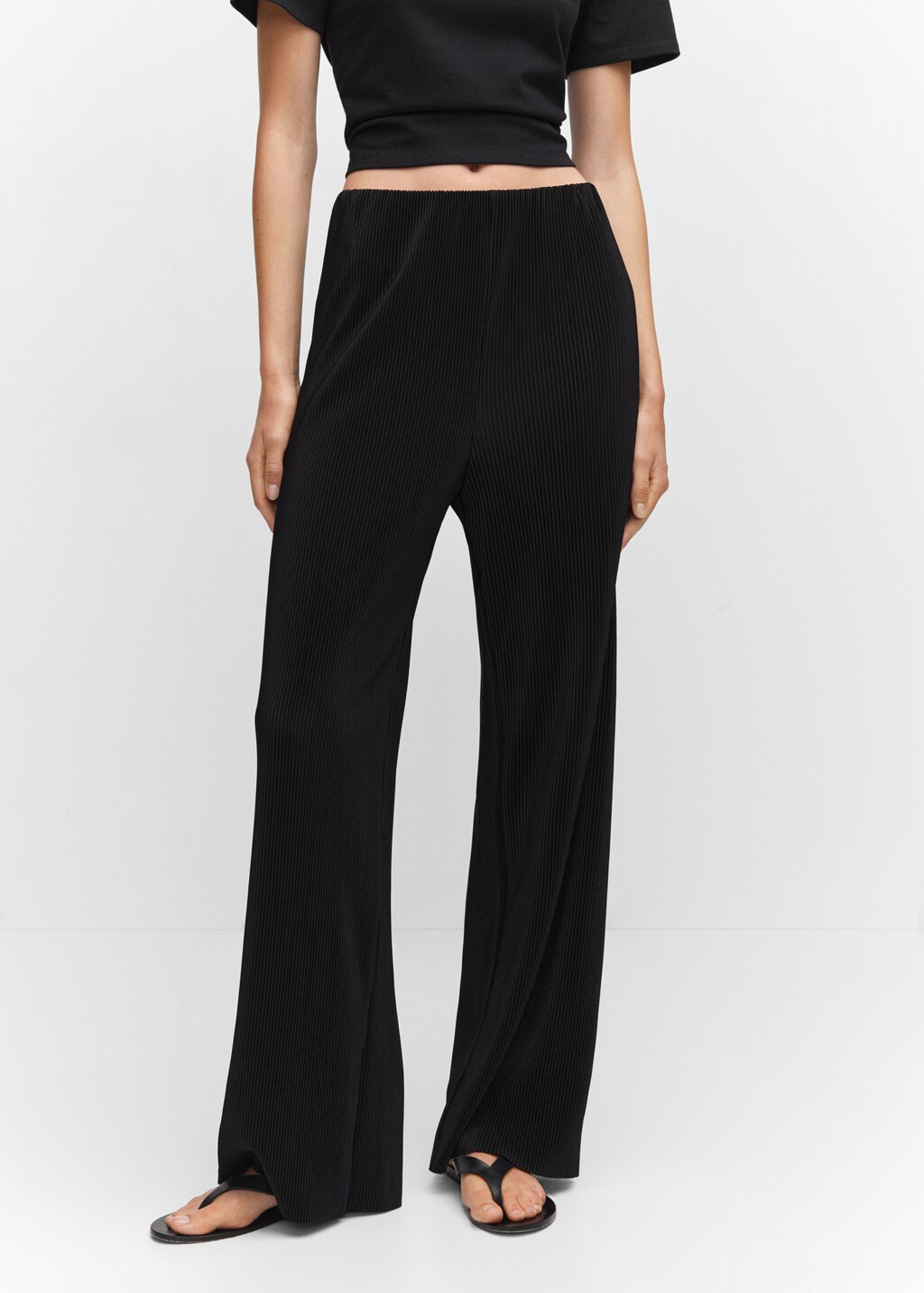 Pleated straight trousers