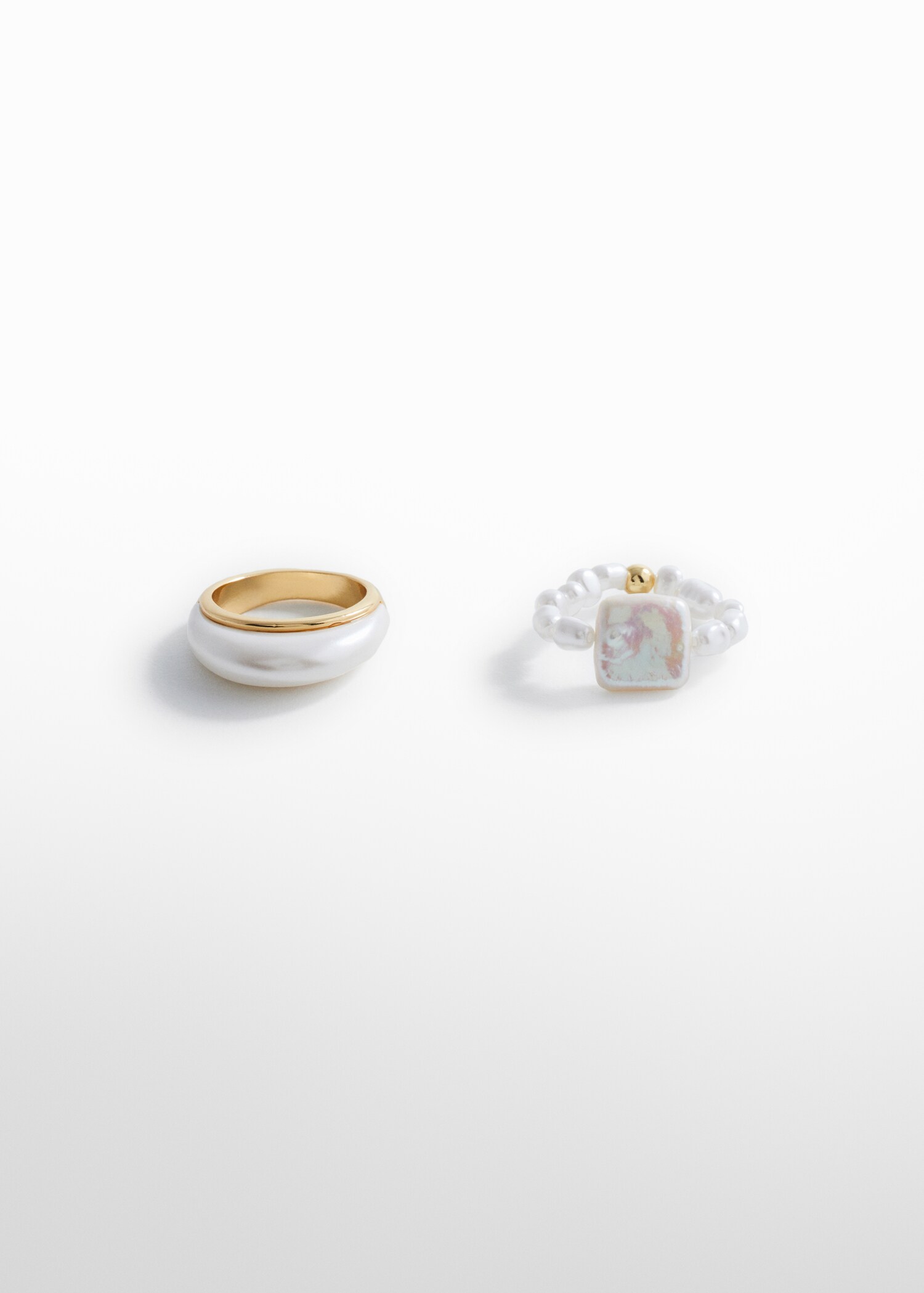 Set mit Ringen mit Perlmutt-Effekt