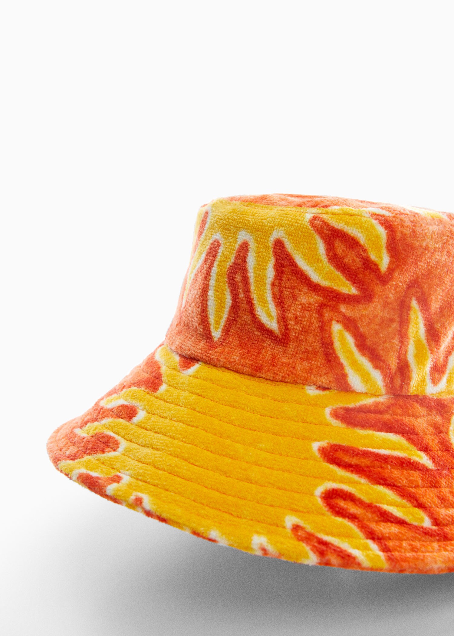 Printed terry cloth bucket hat | MANGO