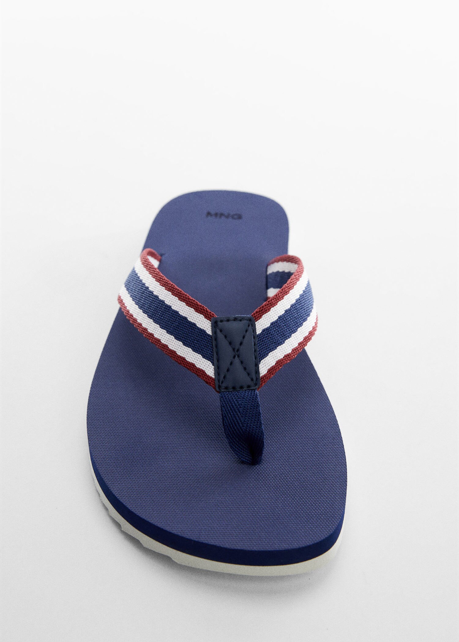 Flip-flops with contrasting colour straps | MANGO