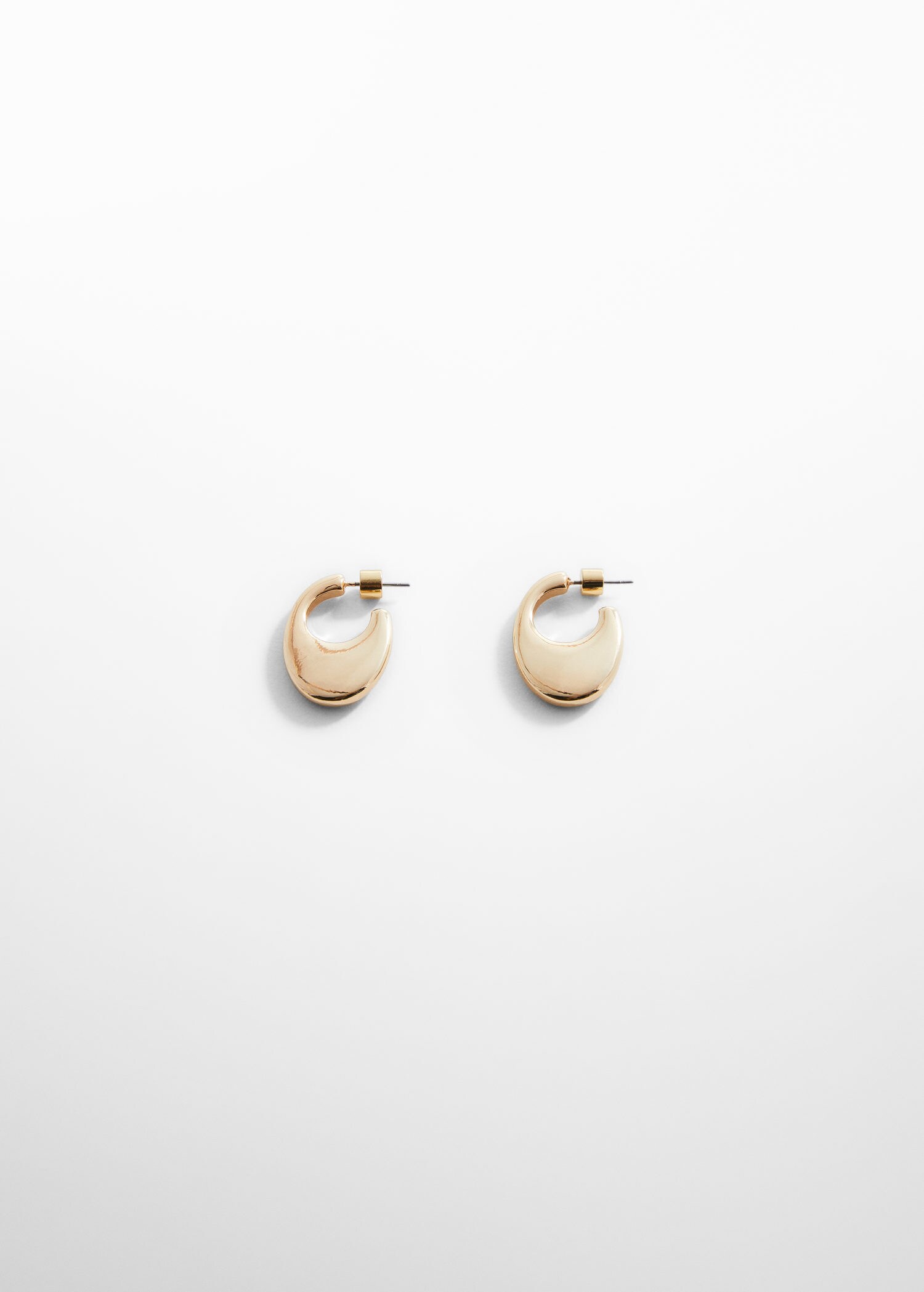 Oval hoop earrings | MANGO
