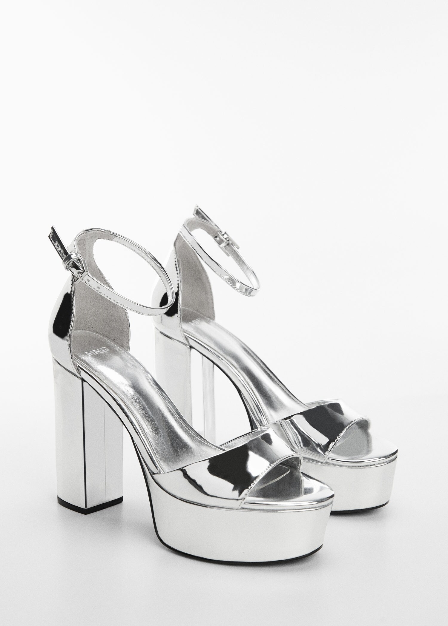 Metallic heel sandals | MANGO