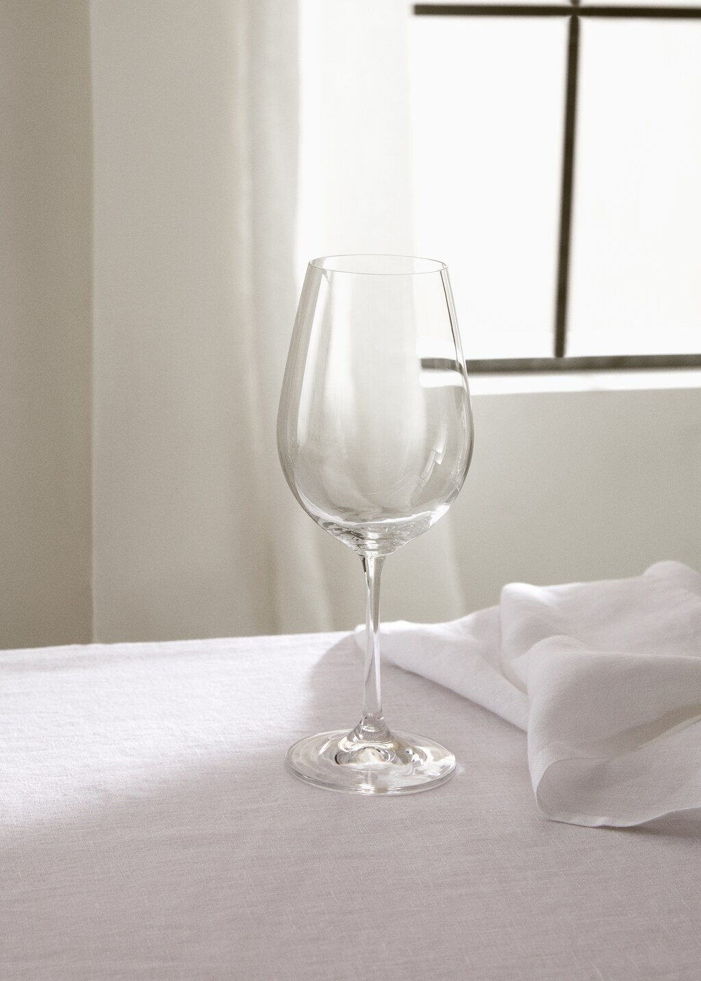 Glass basic goblet - Home | MANGO Netherlands