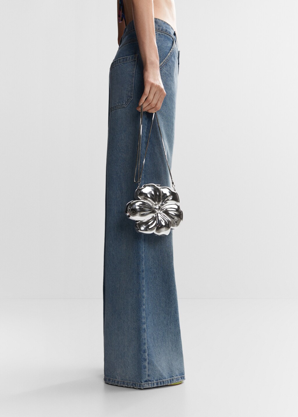 Metallic clutch bag - Women | MANGO Vietnam