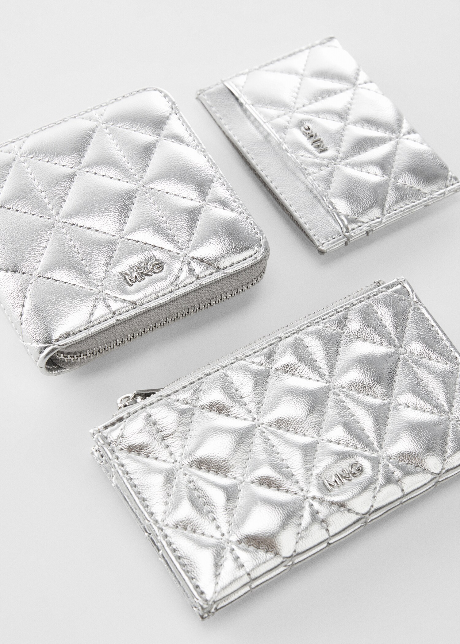 Padded logo wallet - Woman | MANGO USA