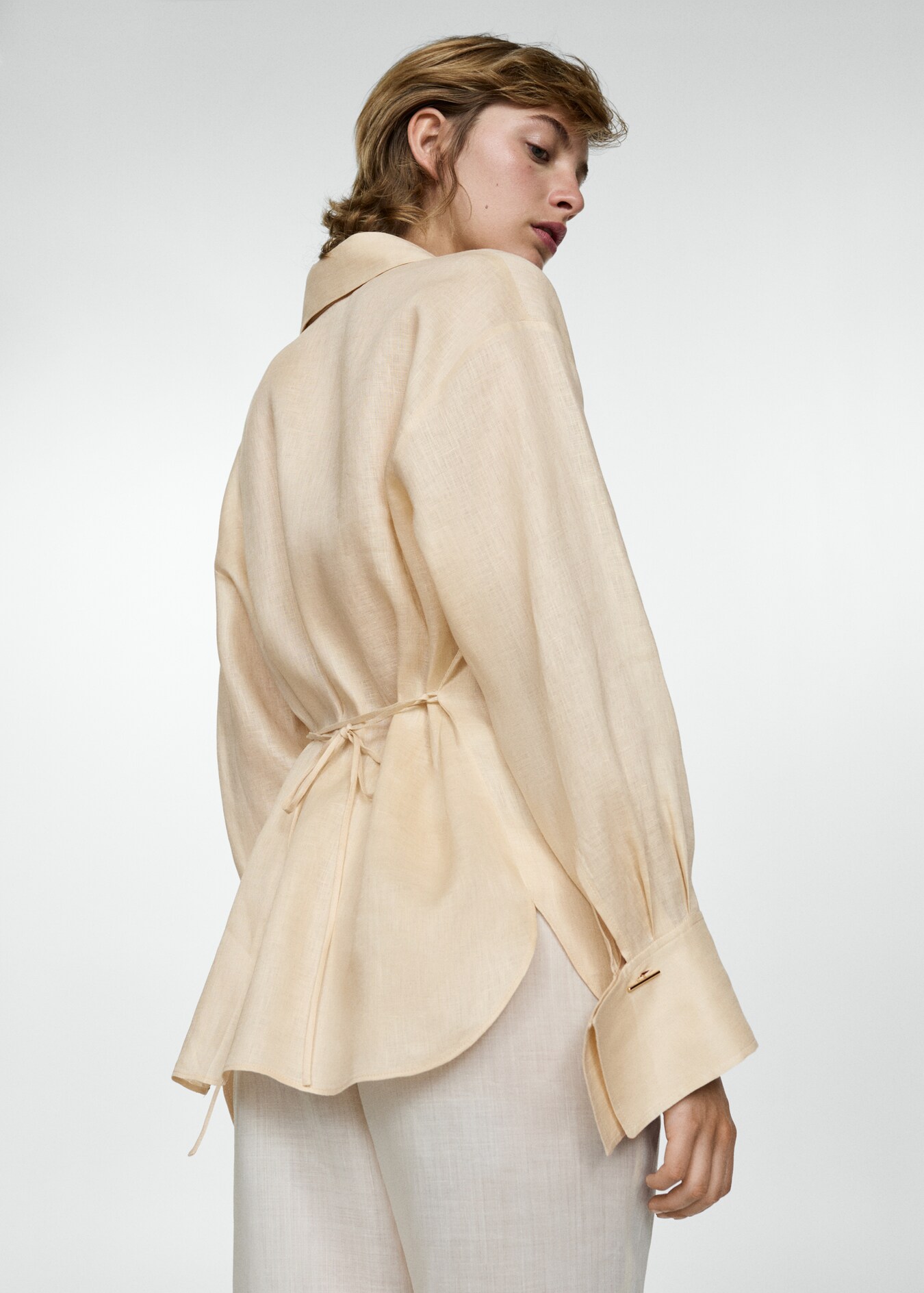 Linen shirt with bow detail - Woman | MANGO USA