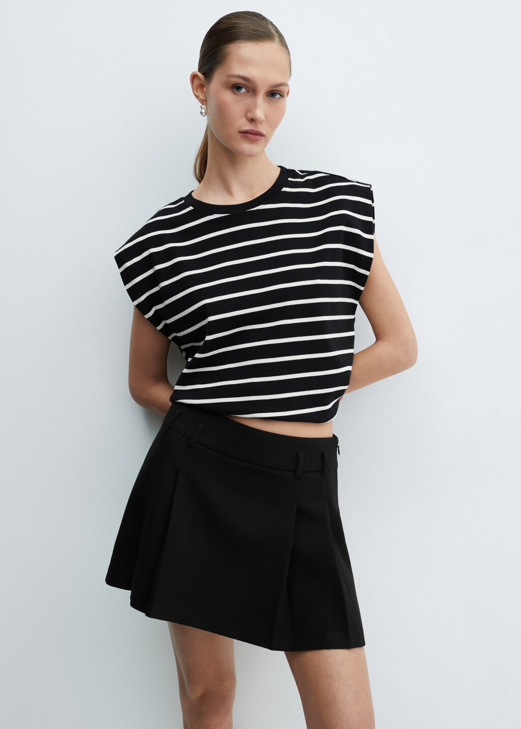 Shoulder pad stripped t-shirt - Woman | MANGO India