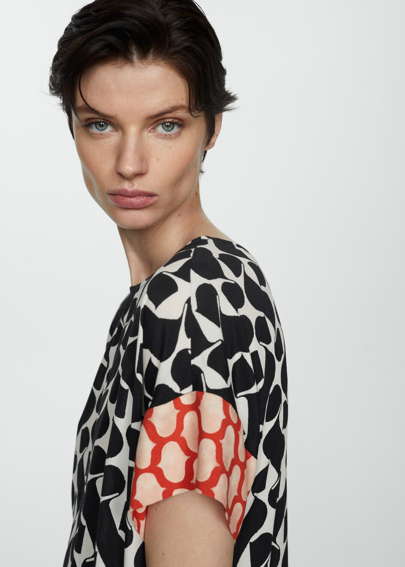 Printed blouse with contrasting trims - Women | MANGO USA