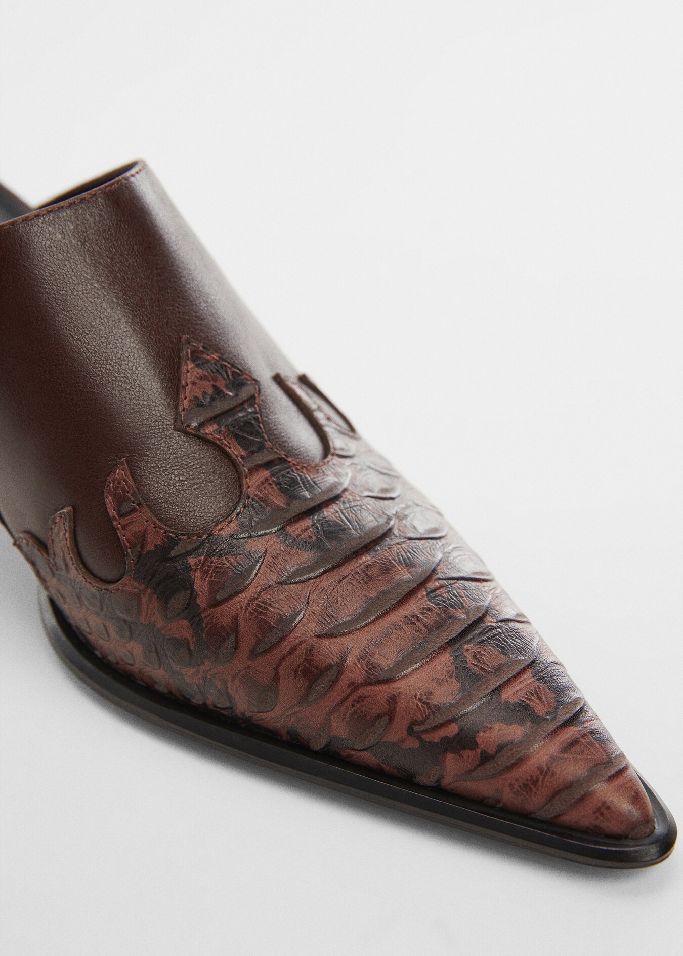 Coco-toe leather shoe - Women | MANGO USA