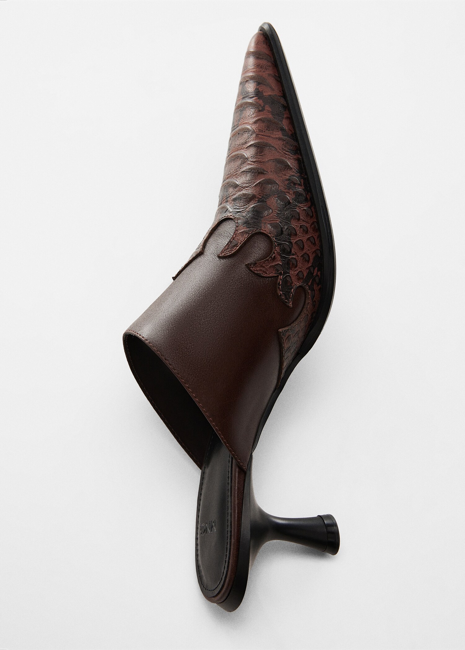 Coco-toe leather shoe - Woman | MANGO USA