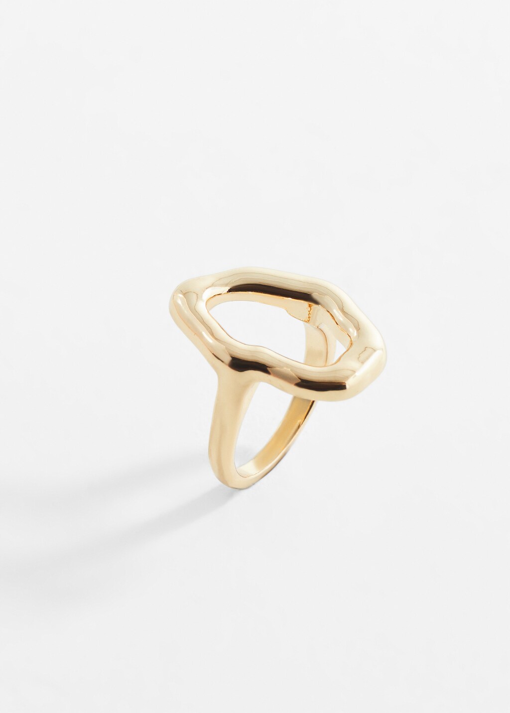 Ring with square design