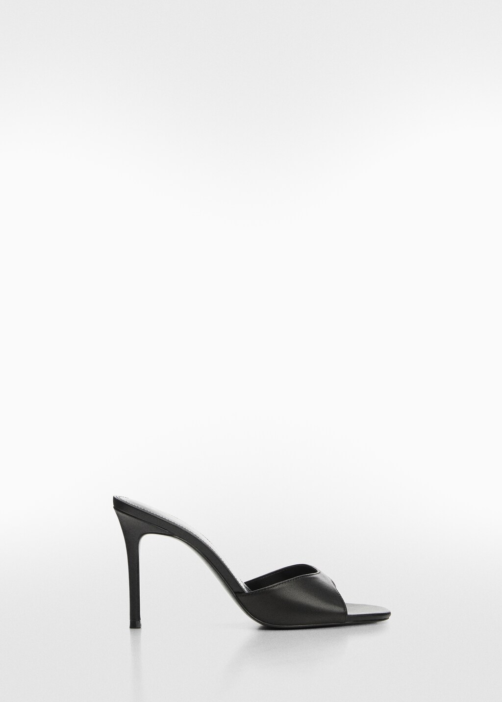 Heel leather sandals