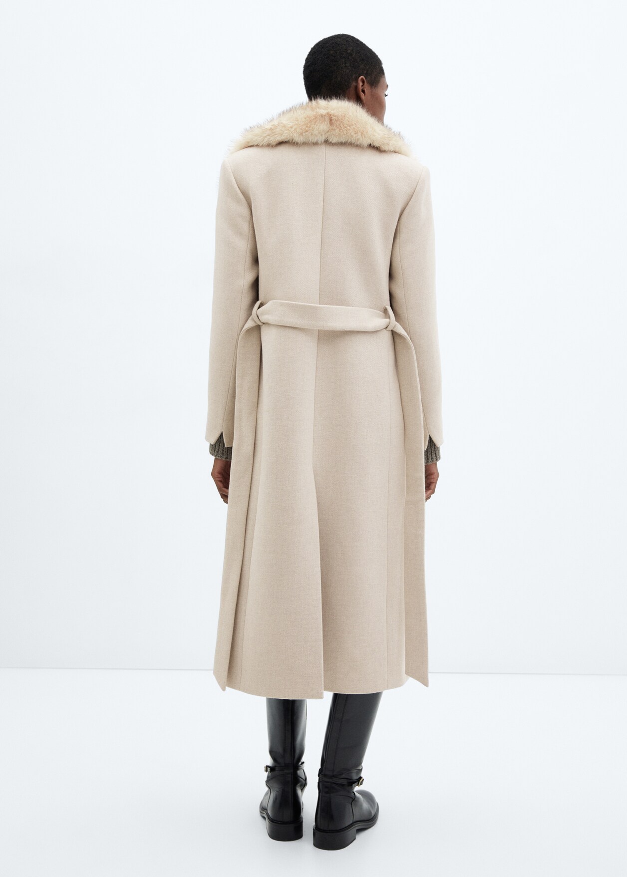 Manteco wool coat with detachable fur collar - Woman | MANGO USA
