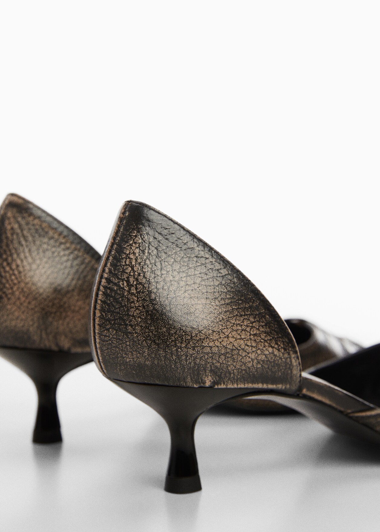 Pointed toe leather shoes - Woman | MANGO USA